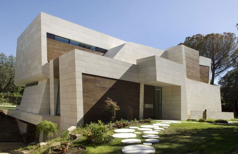 Casa Villa Carmen. Un hogar que surge desde la montaña