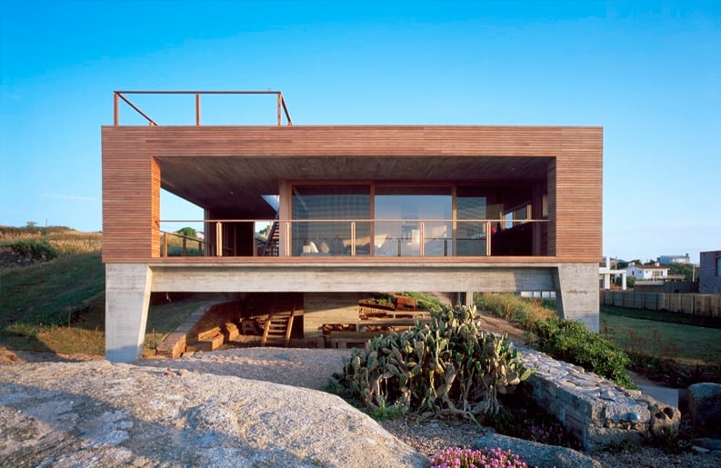 Casa La Roca. Un refugio de descanso frente al mar