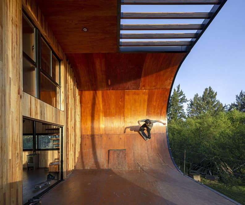 Skatehouse 2. Un hogar skater que incluye una rampa