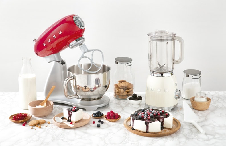 Tecnología con estilo. Smeg le pone color a tu cocina
